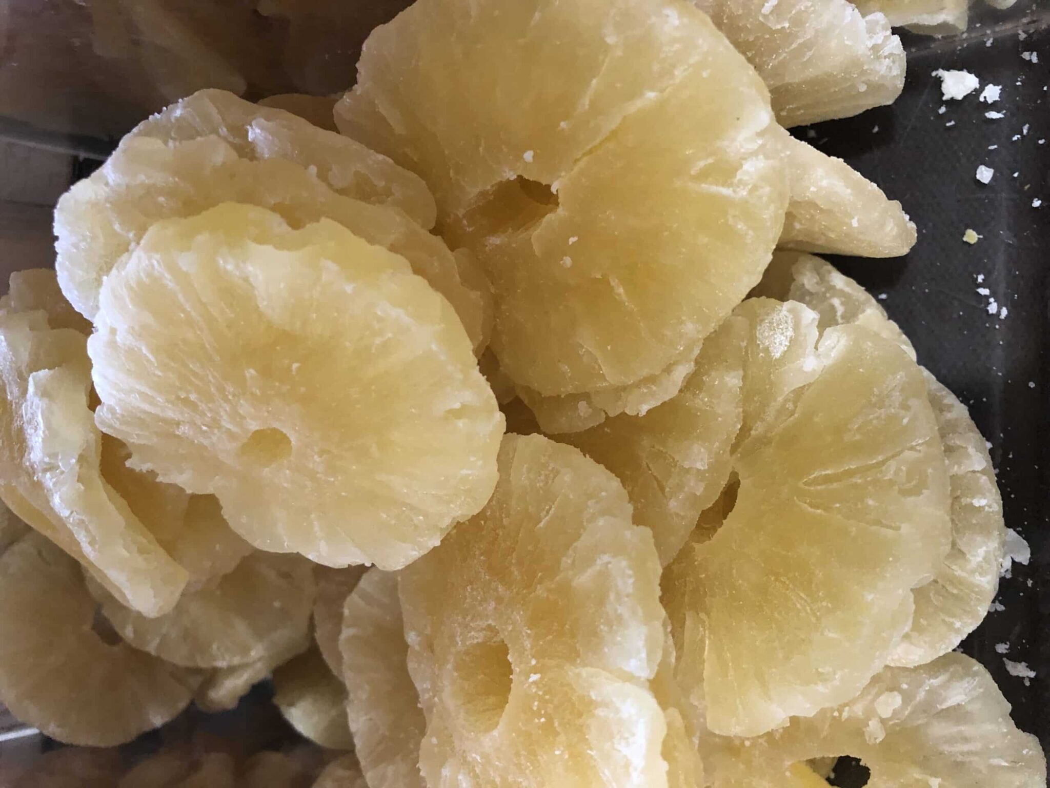 Piña en Rodajas Deshidratada: El Snack Saludable para Cualquier Momento